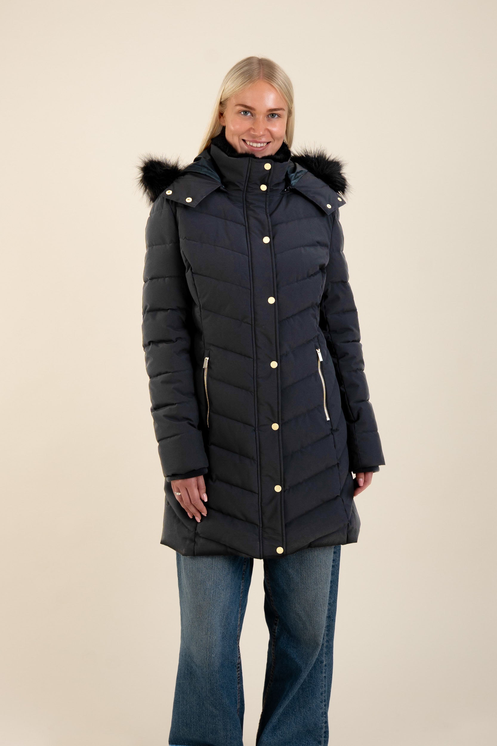 LAURNA-BLACK – HarveyandJones