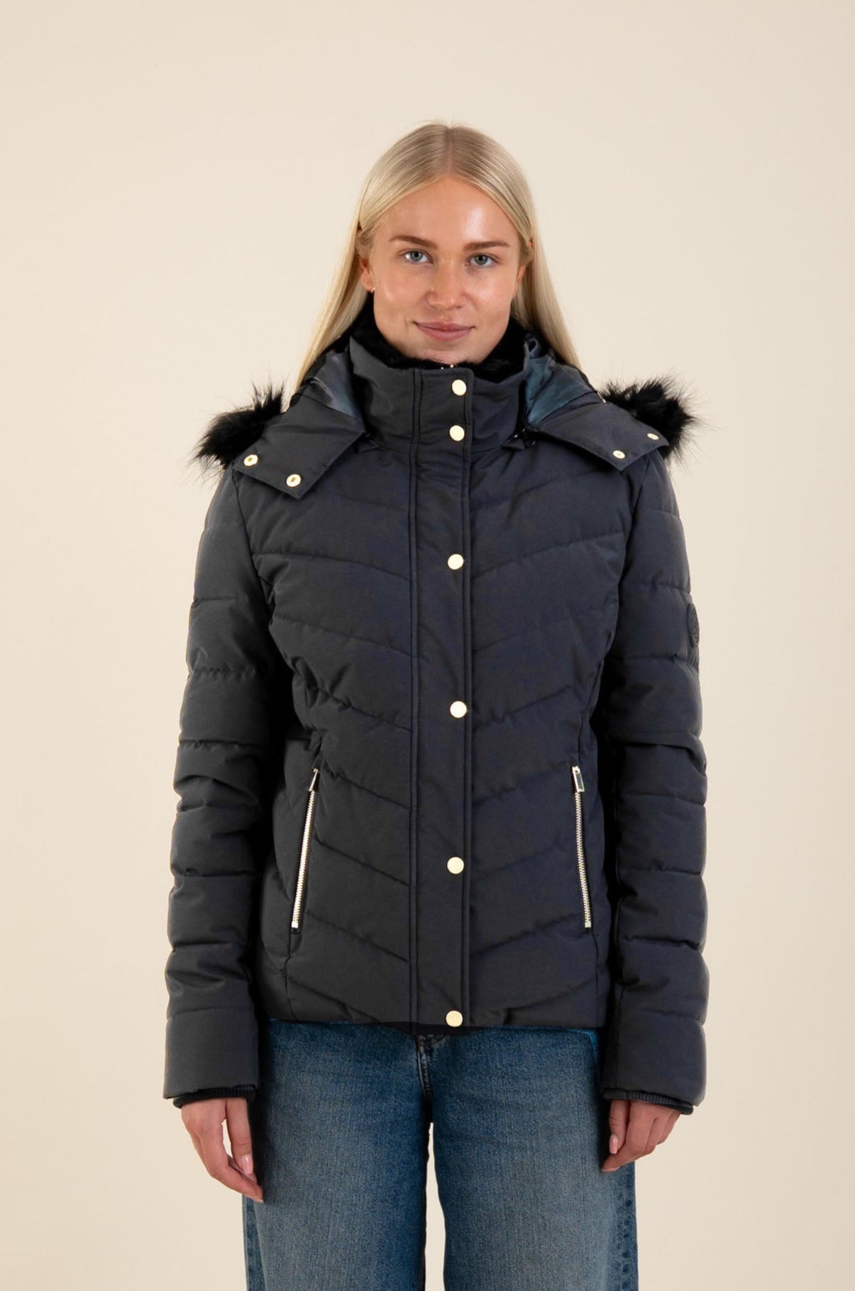 SHERYL-BLACK – HarveyandJones
